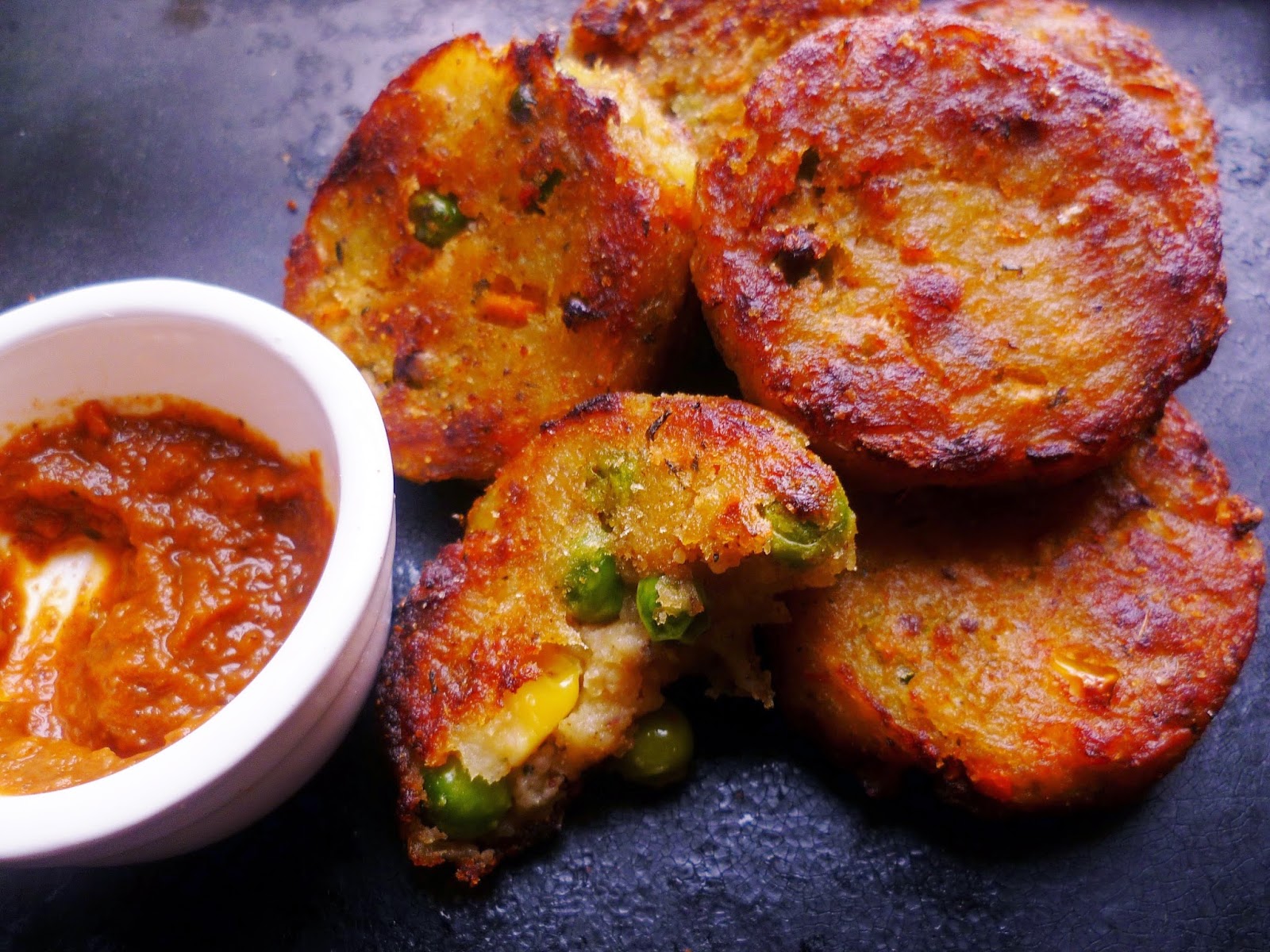Marmaduke Scarlet: indian spiced potato cutlets (aloo tikki)