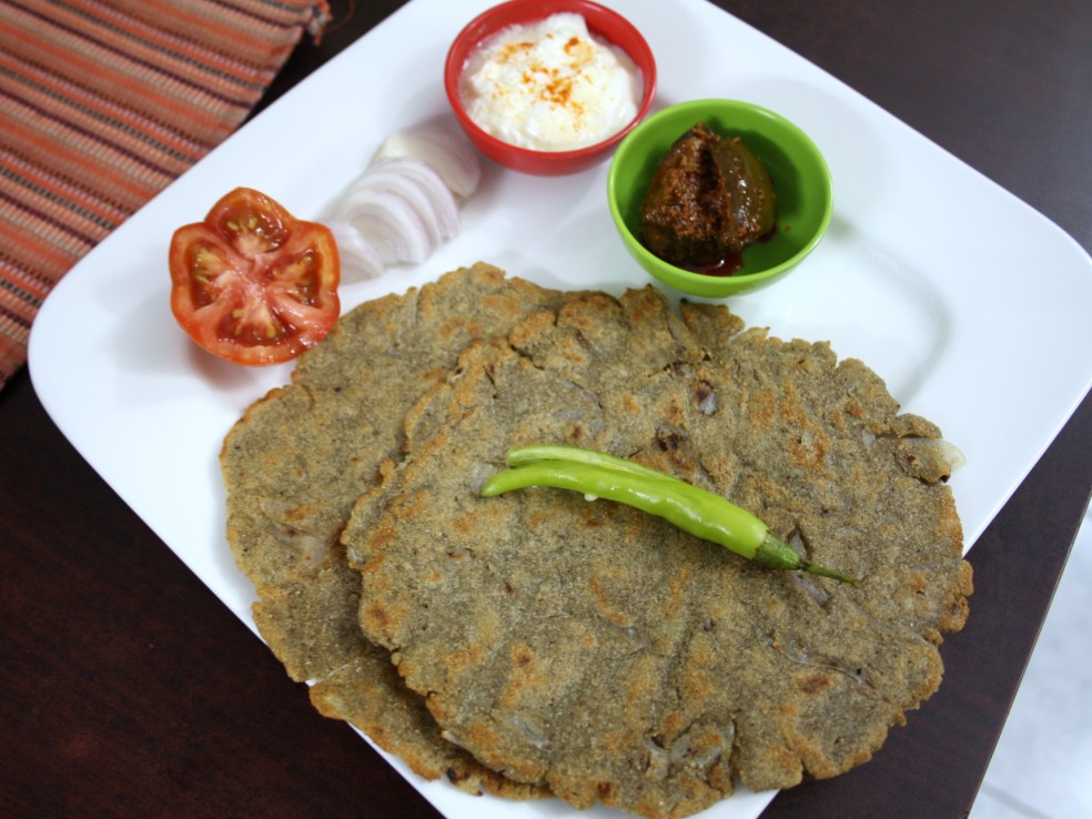 Bajra Aloo Roti ~ Indian Flatbread with Pearl Millet