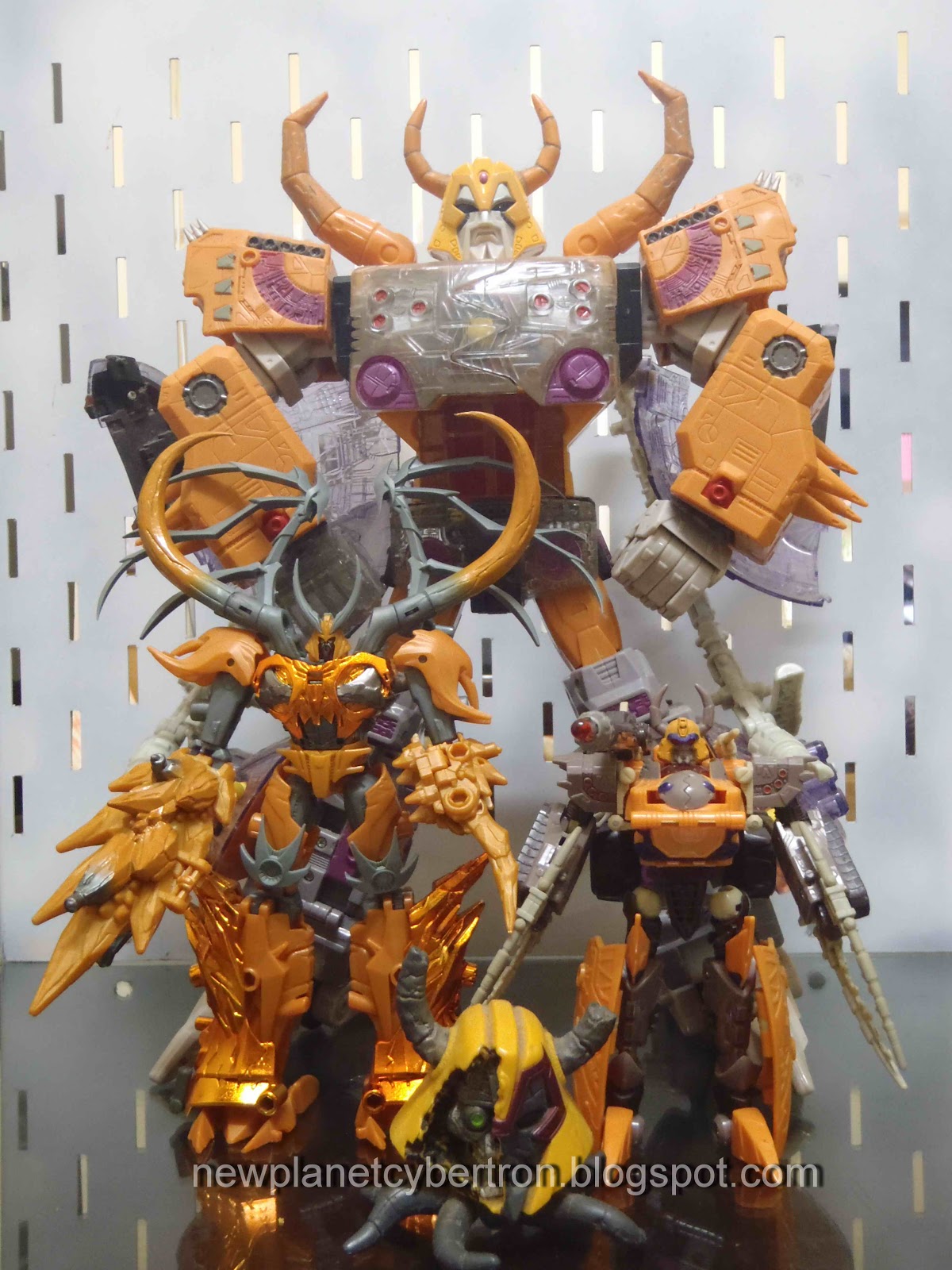 New Planet Cybertron: Transformers Review: Gaia Unicron (Voyager Arms ...