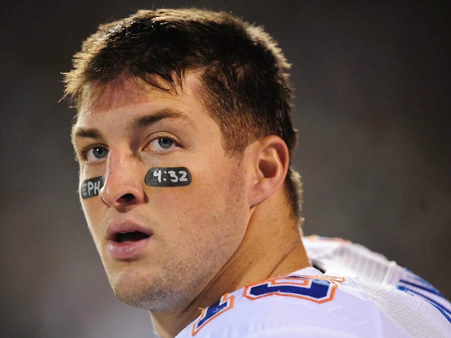 American Footballer Tim Tebow Biography, Photos and Profile | Sports ...