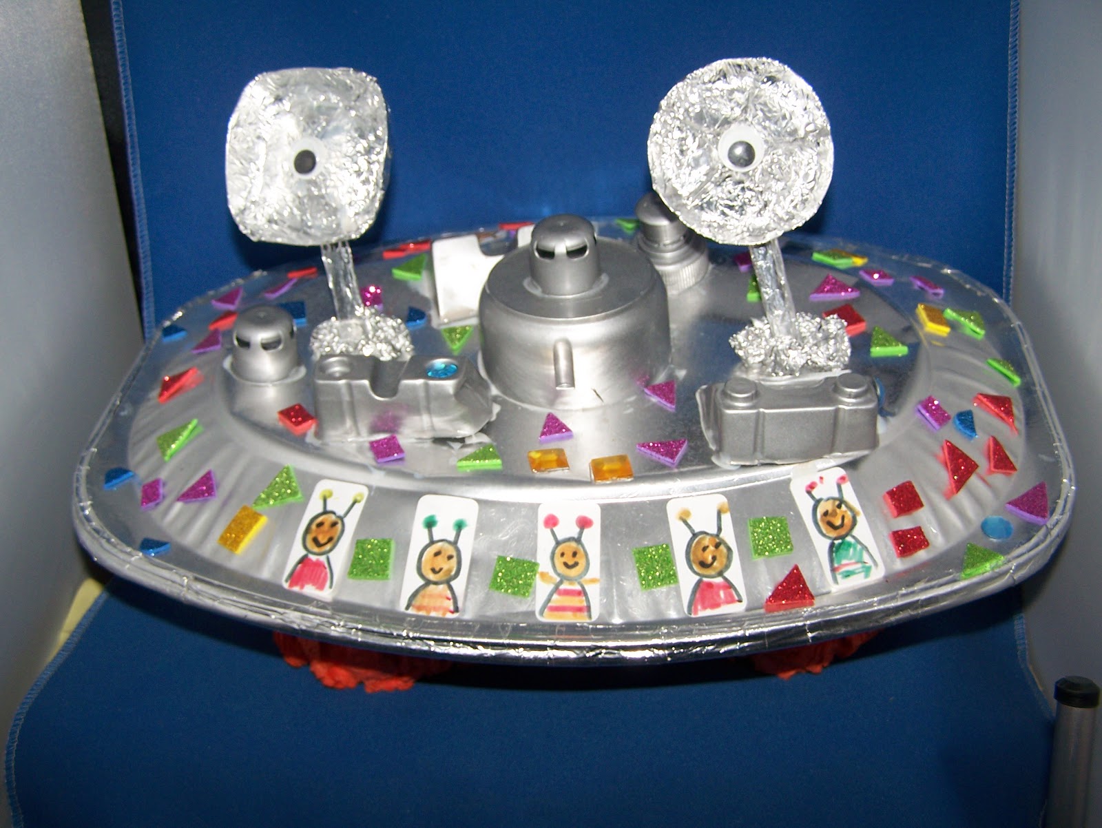 James&May Arts and Crafts Blog: Alien Junk Spaceship