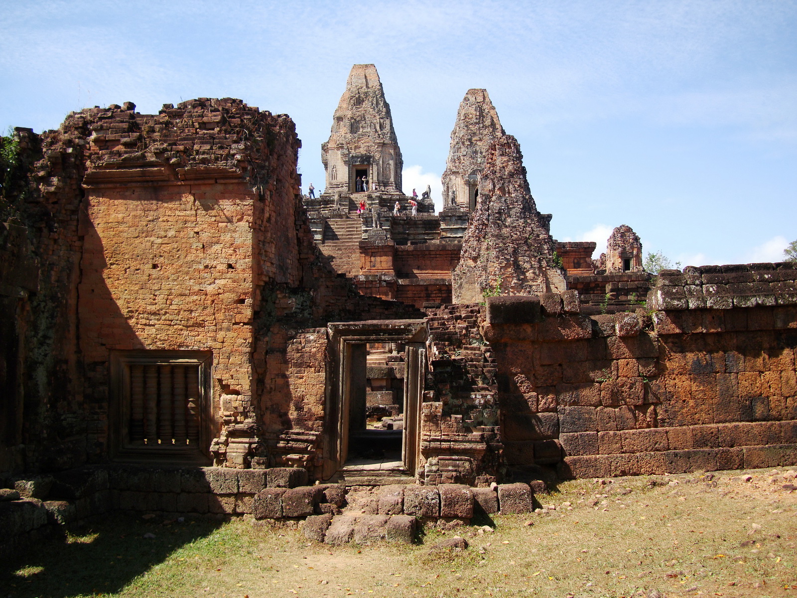 Cambodia E-Visa Blog: Prasat Pre Rub - Turn or change the body