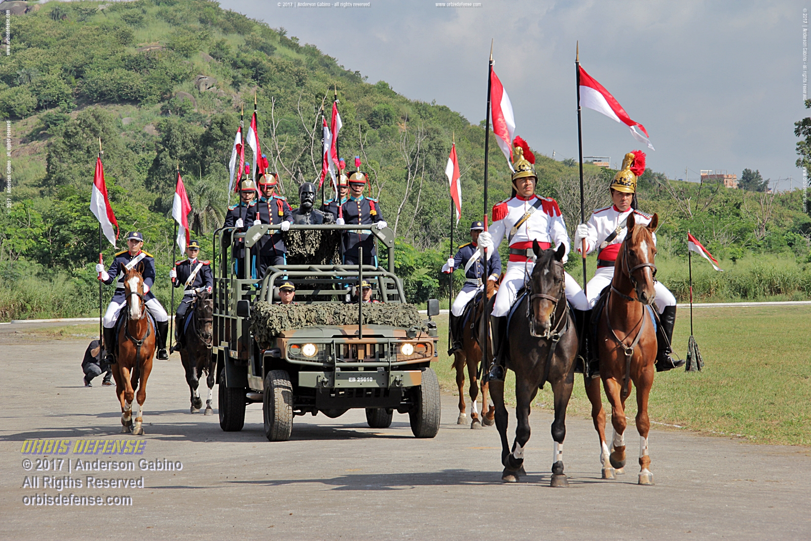 Orbis Defense Blog: Dia da Cavalaria na Guarnição da Vila Militar (vídeo)