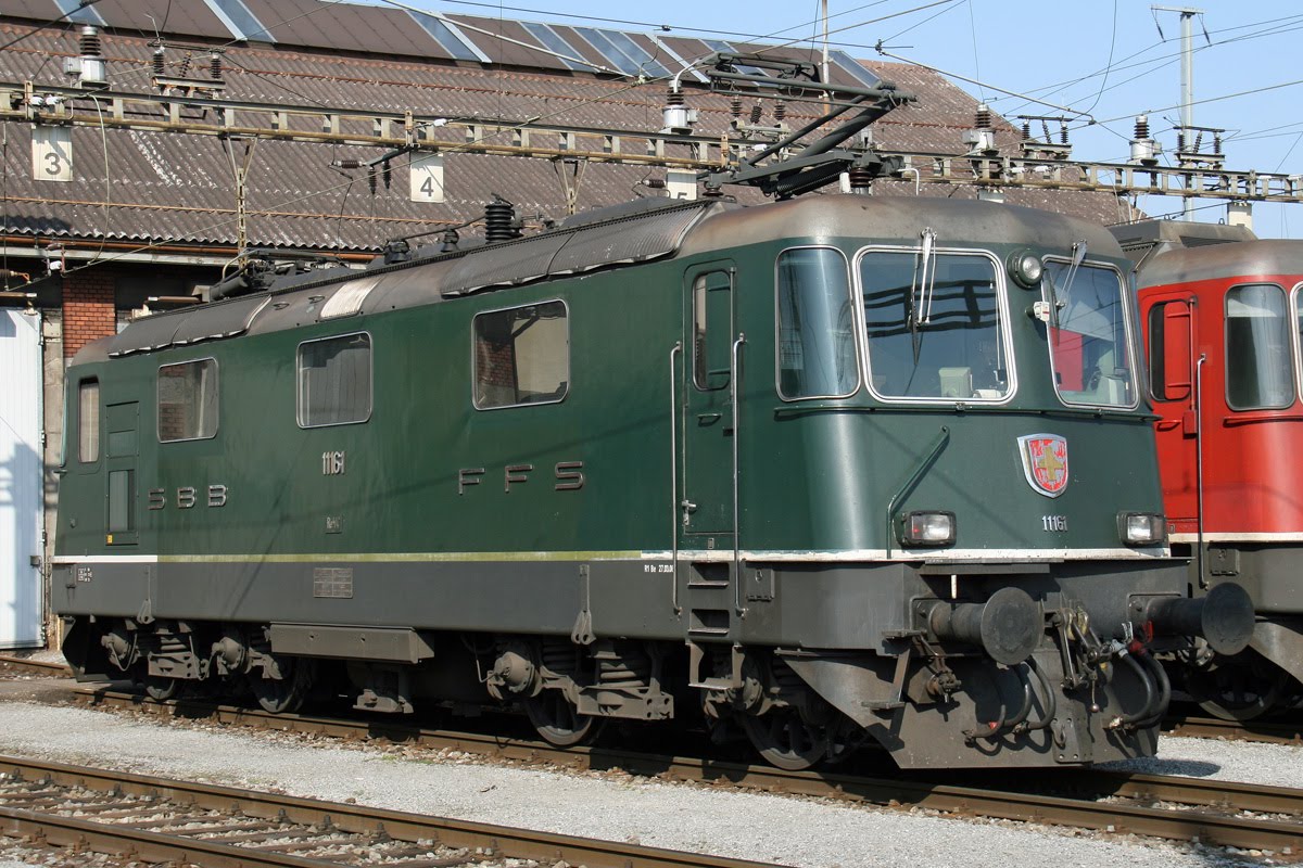 Planes and Trains - Trains: SBB / Re 4/4 II 11161