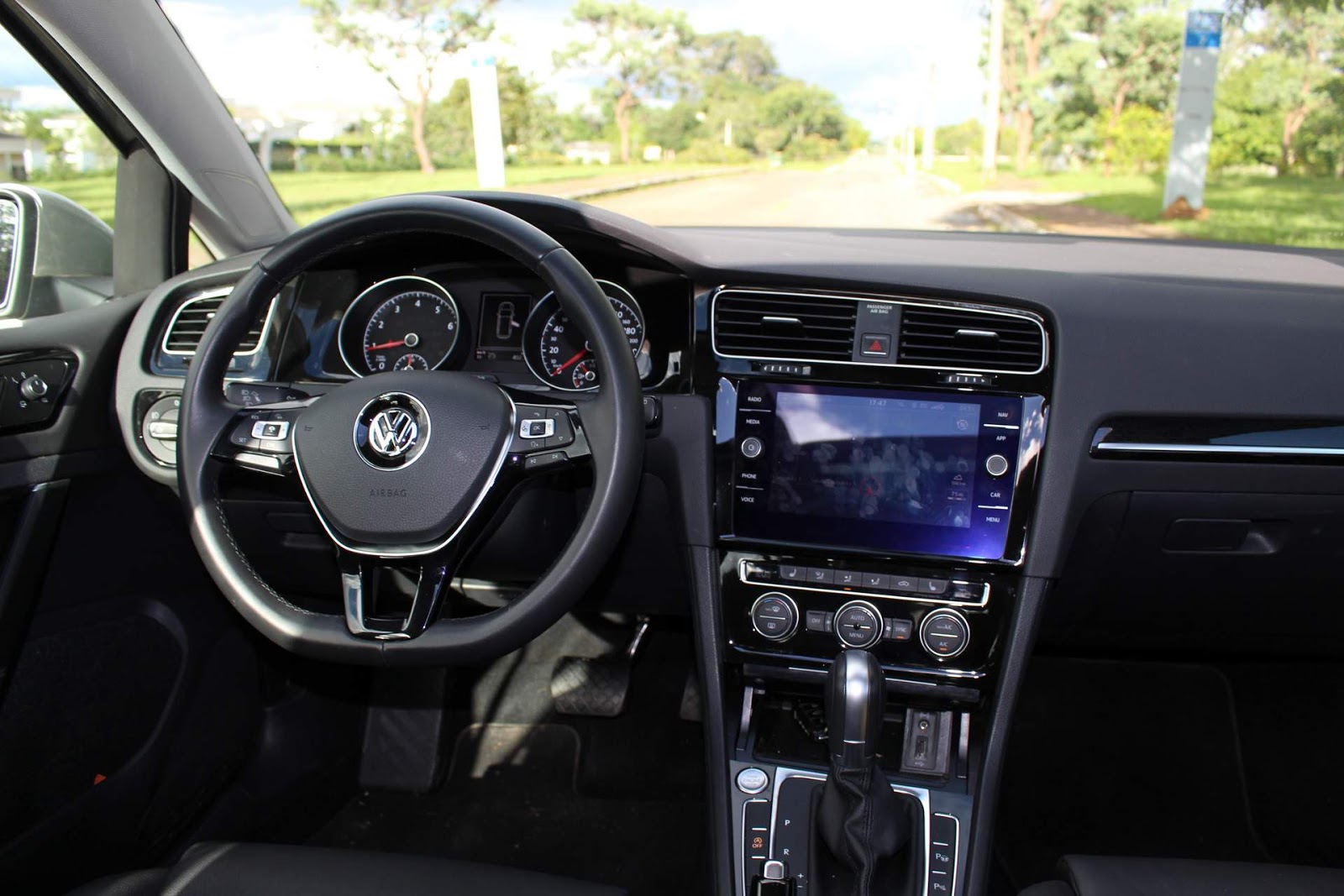 VW Golf Variant Highline 2018: a station premium + acessível