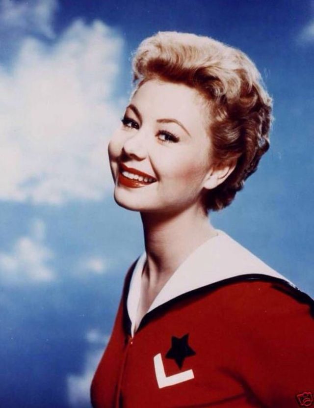 40 Fascinating Color Photographs of a Young Mitzi Gaynor in the 1950s ...