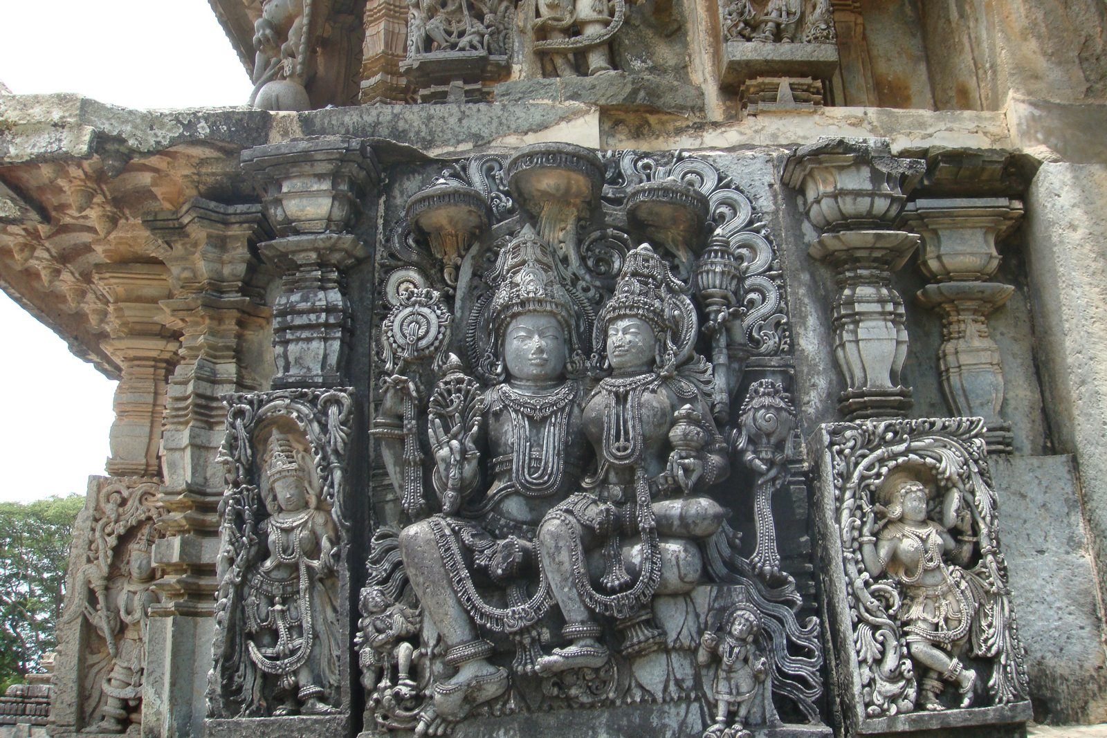 Unknown Ancient Historical Tourist Destinations in India: Halebidu ...