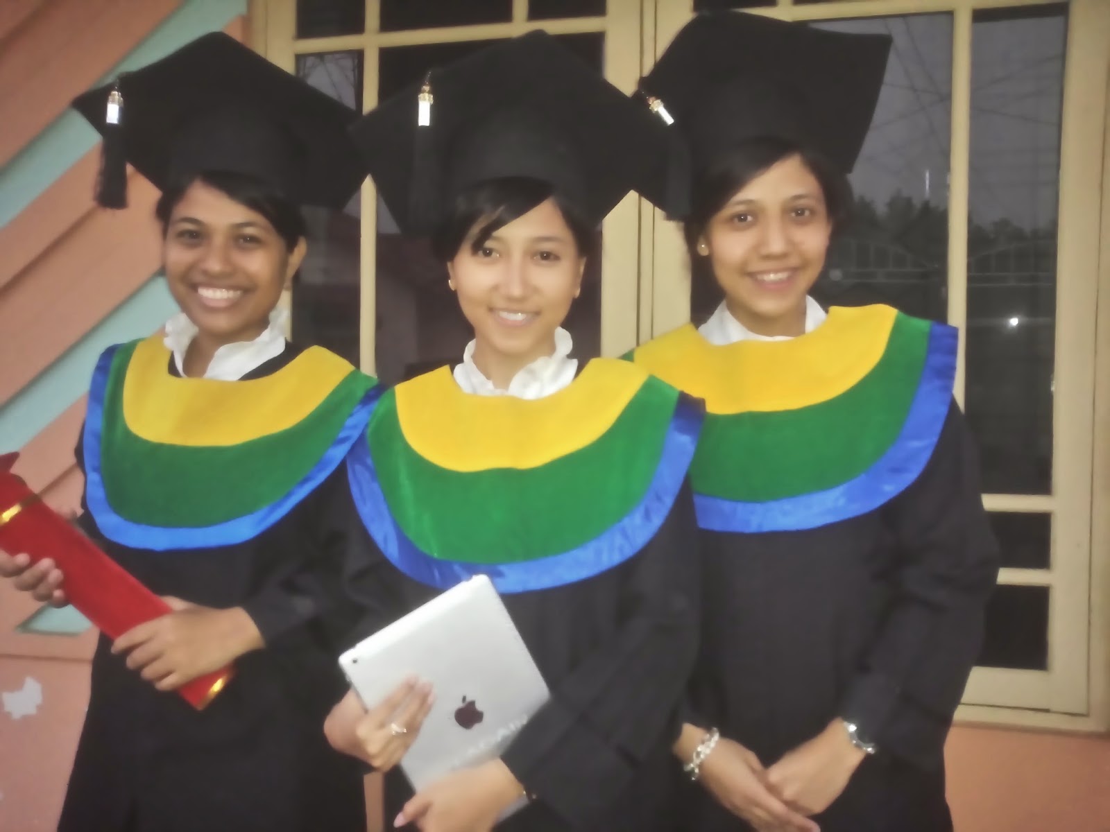 JAYA GEMILANG TOGA: FITTING TOGA FAKULTAS TEKNIK LINGKUNGAN" SERUNYA ...