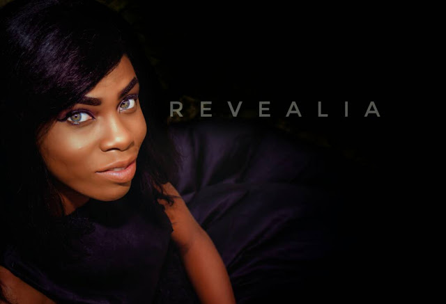 NIGERIAN GIRL WITH THE MULTI-COLOURED EYE GETS MORE PHOTO SHOOT ...