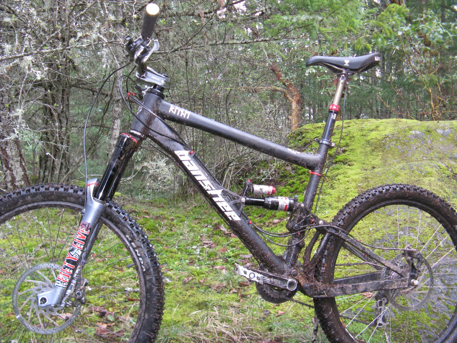Singletrack Geek: Initial Review - Kind Shock KS i950-R