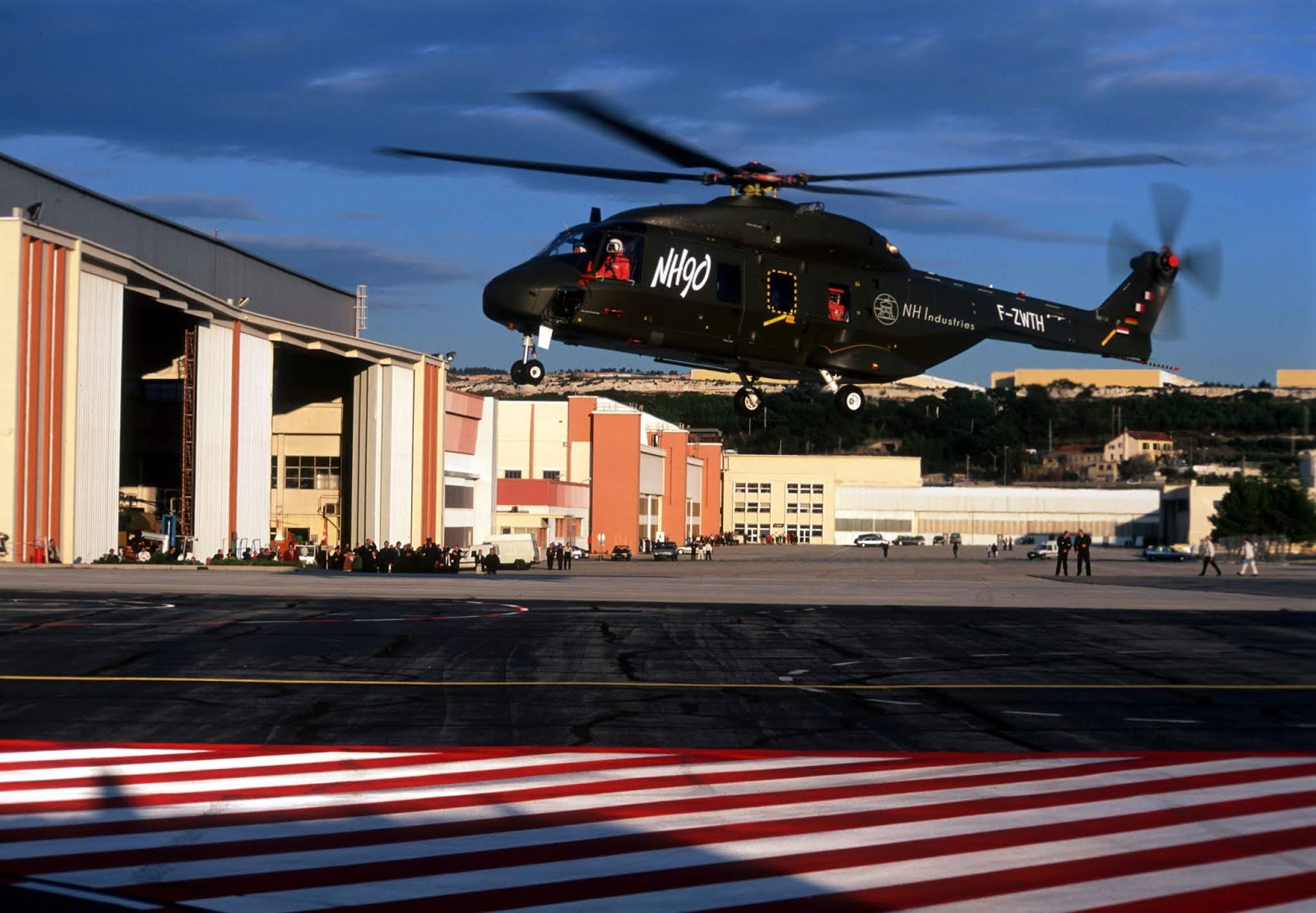 Hlcopters Magazine Blog: NH90 El helicóptero estándar de la OTAN