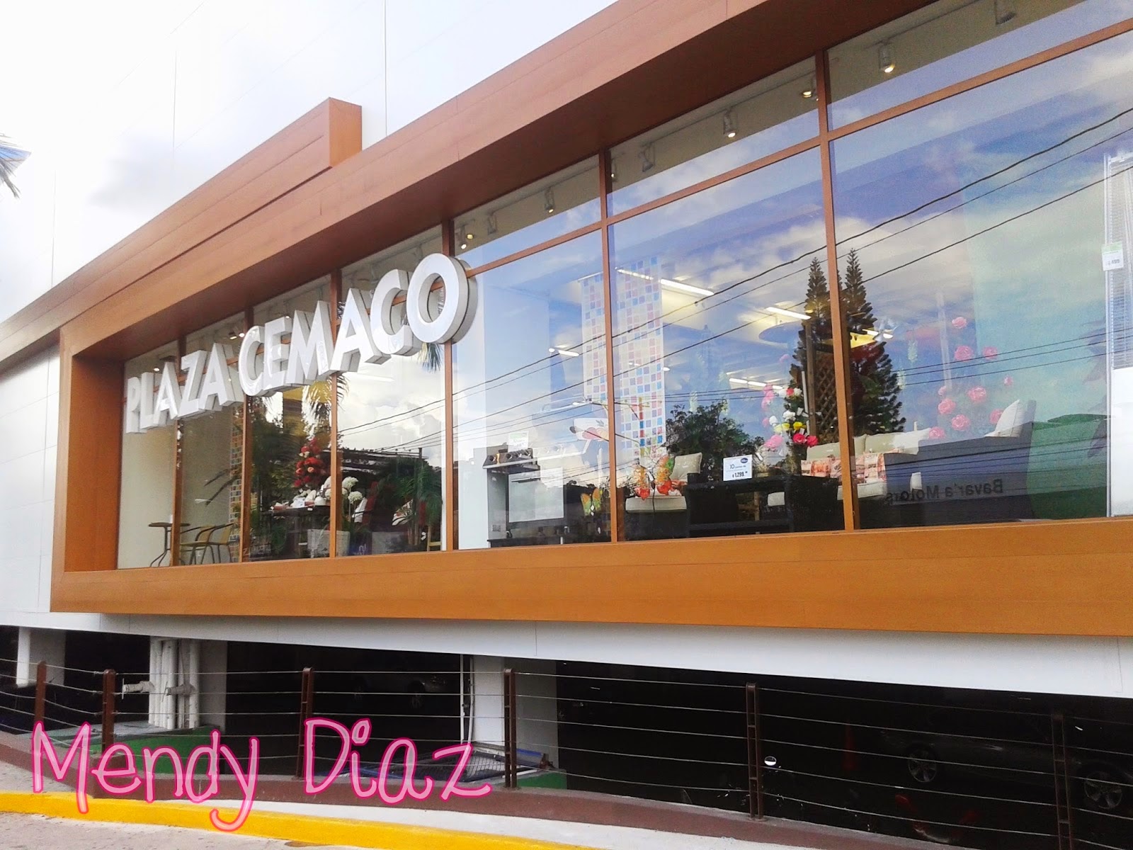 Fotografia Documental: Centros Comerciales de la Ciudad de Guatemala