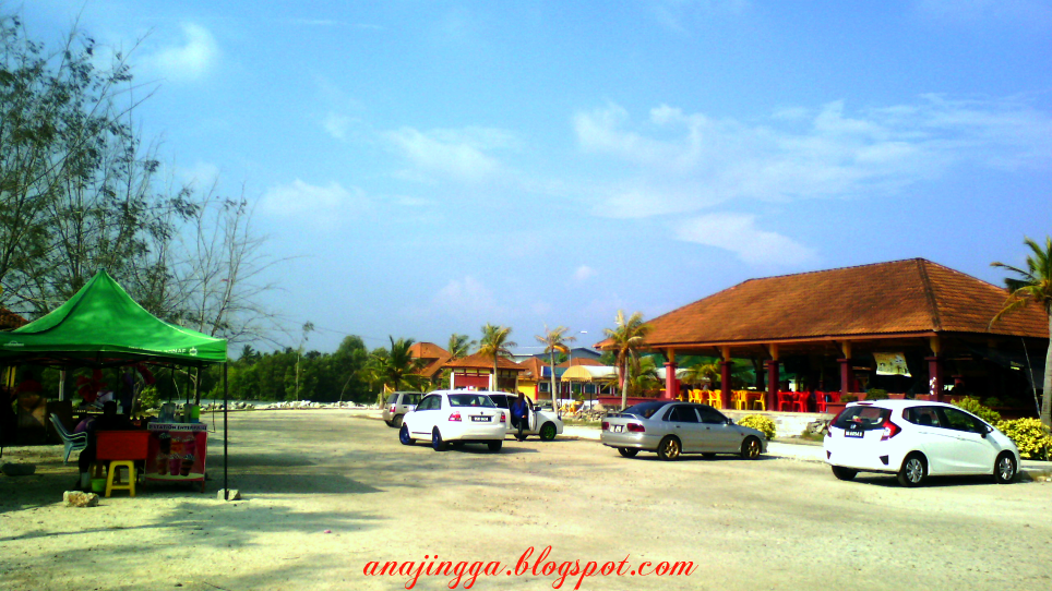 Pantai di Sabak Bernam