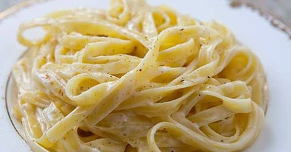 Retete de Paste: Tagliatelle in sos de parmezan in stil italian