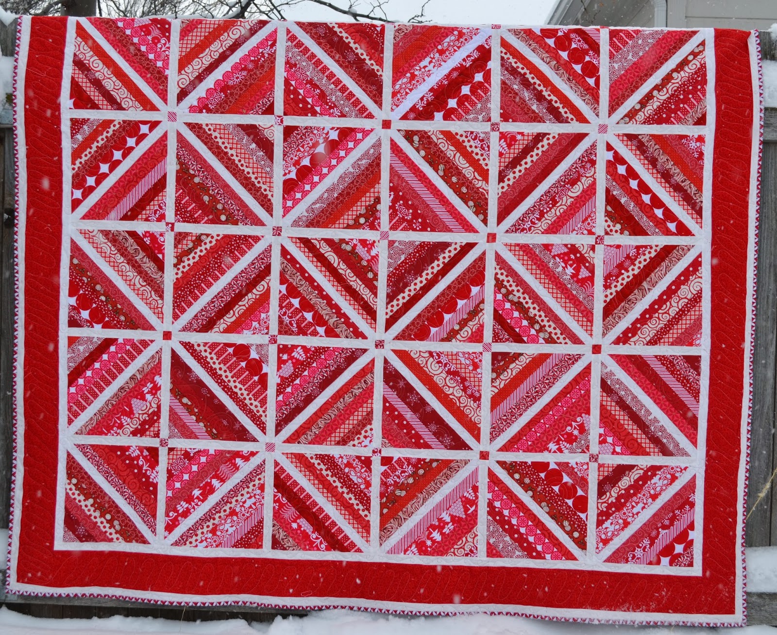 Porch Swing Quilts: Friday Finish: Red String Quilt!