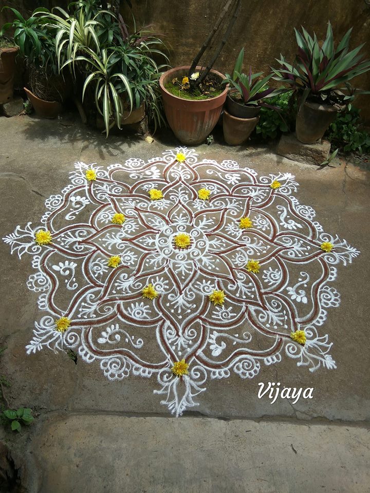 TELUGU WEB WORLD: VARA MAHA LAKSHMI DEVI PUJA FESTIVAL RANGOLI ART ...