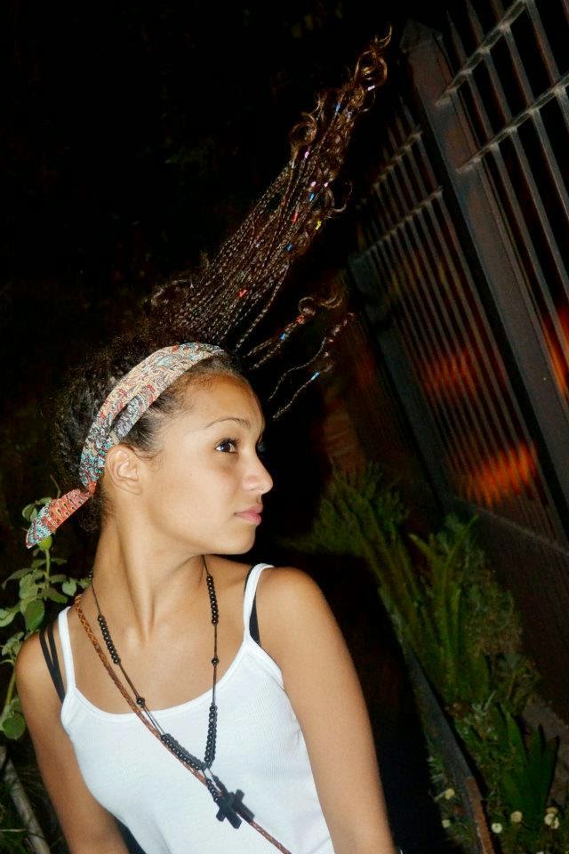 Lunes por la madrugada: Afanando fotos del feis de la nena