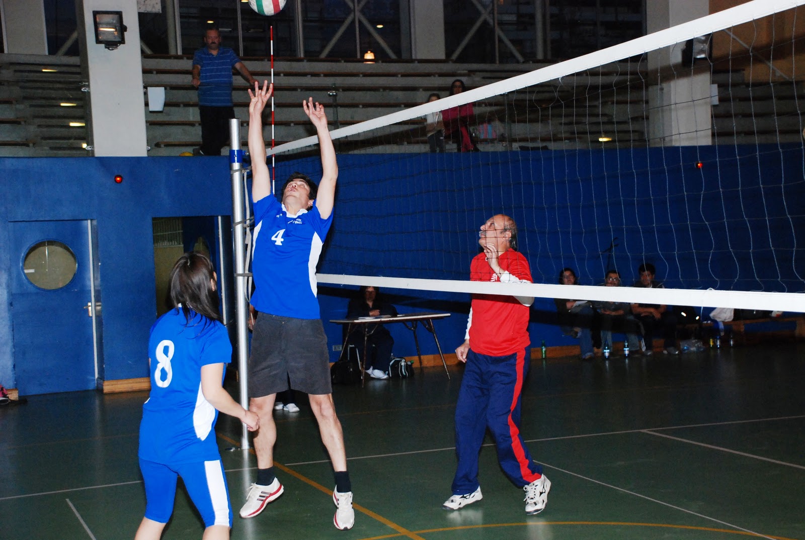 Galeria de Imagenes Olimpiadas del seguro 2011: MÁS DE VOLEIBOL MIXTO