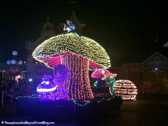 Pennsylvania & Beyond Travel Blog: Disney's Main Street Electrical Parade