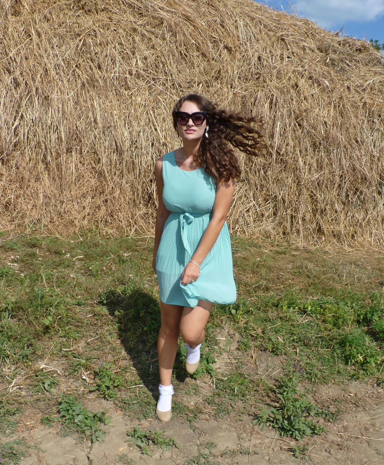 The modern Dorothy Gale | Color Me RED by Roxana Ifrim | Fashion and ...