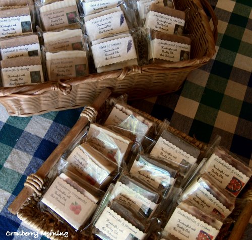 Cranberry Morning: Wisconsin Arts & Crafts