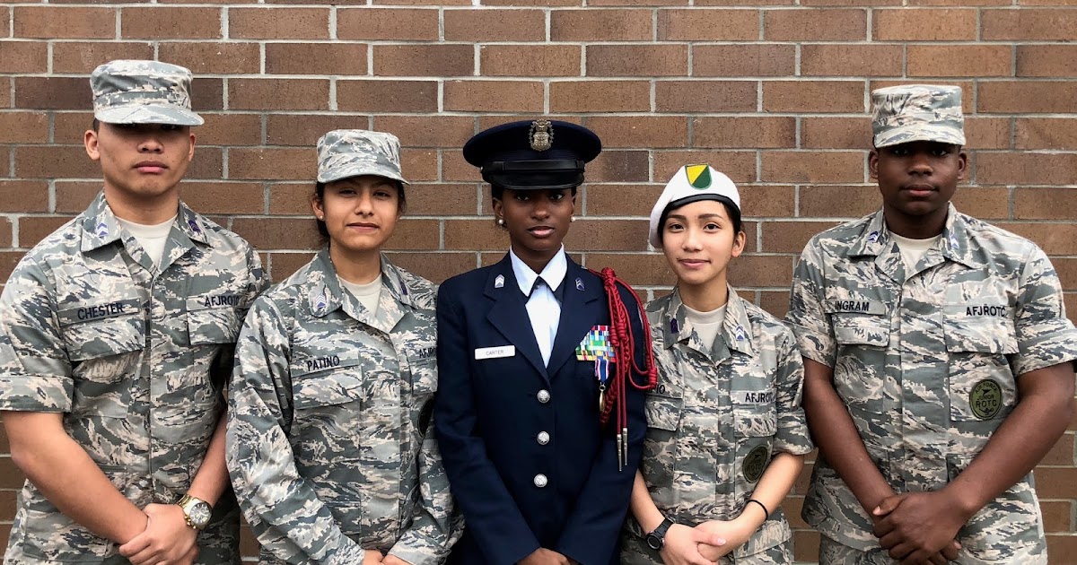 JROTC Welcomes New Leaders