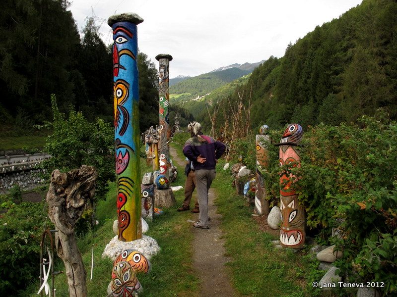 Jana around the world: Prader Open-Air museum with American-Indian art ...