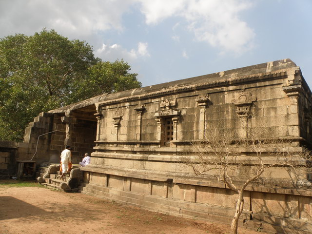 Tamilnadu Tourism: Dharmeshvarar Temple, Manimangalam, Kanchipuram