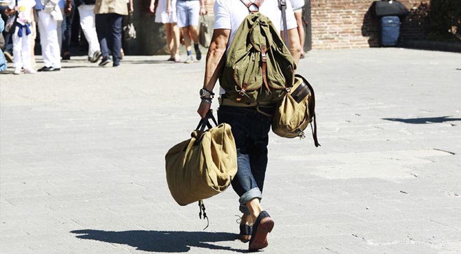 Indonesian Strong from Home: PENTINGNYA MENGAJARI ANAK UNTUK HIDUP MERANTAU