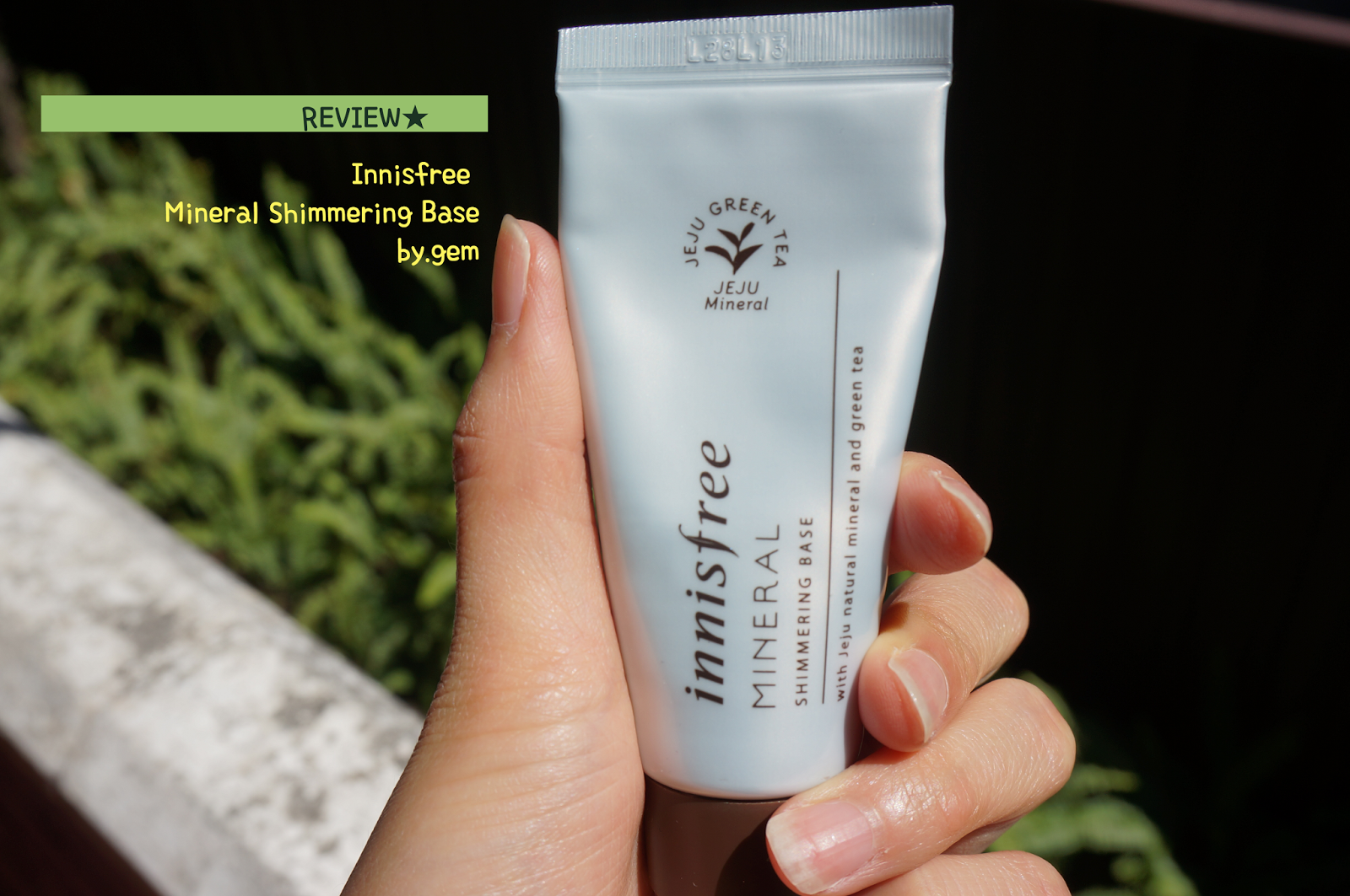 gemgem world: [REVIEW] Innisfree Mineral Shimmering Base