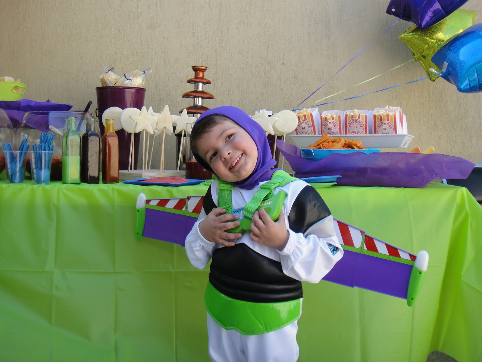 GasNachos: BUZZ BIRTHDAY!!!