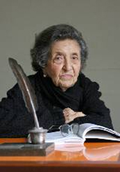 Zien Mil Mitos: Entregan reconocimiento a historiadora María Rostworowski