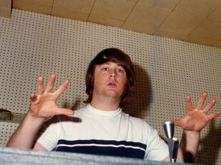 Breaking the Fourth Wall: «Beautiful Dreamer - Brian Wilson and the ...