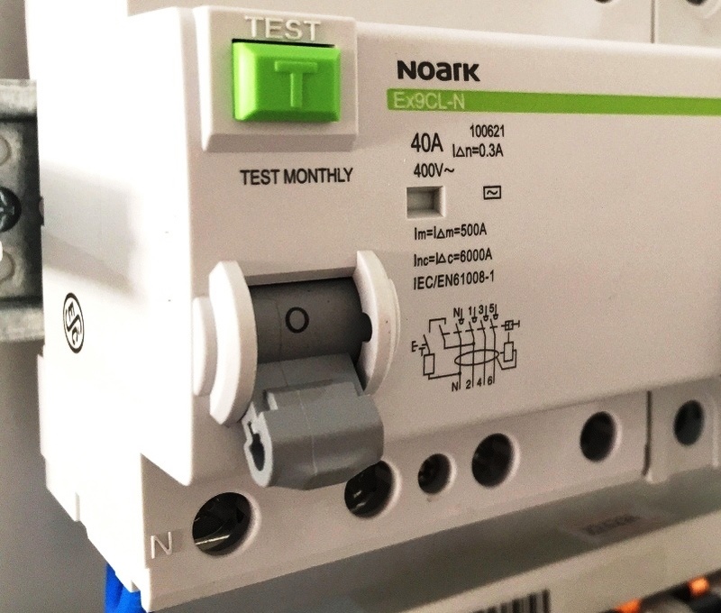 NOARK Electric παρουσίαση του ηλεκτρολογικού υλικού