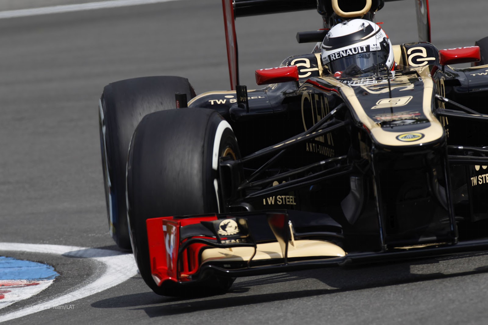 Lotus F1 Team E20 2012 Wallpaper