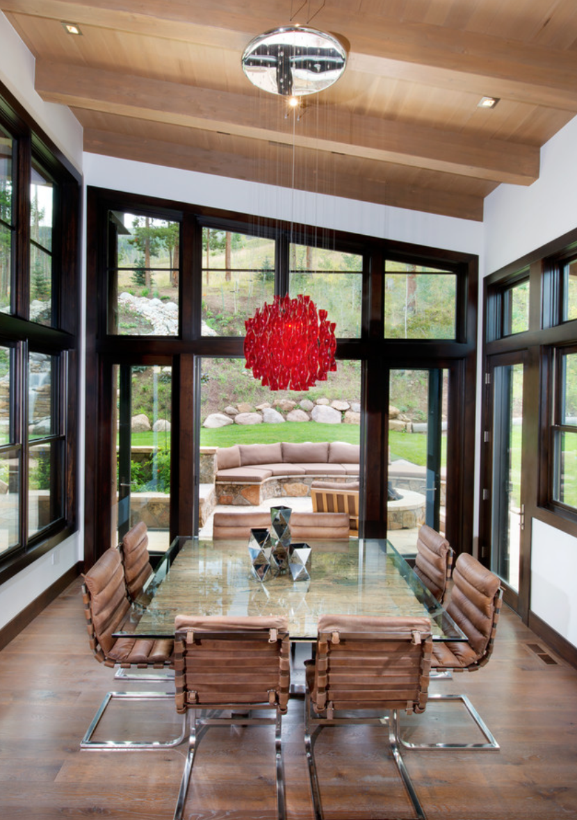 The new red can be fresh, and updated, giving life to your interiors!