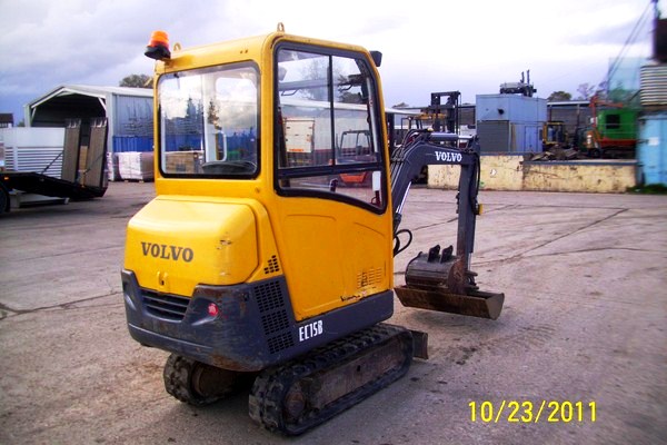 Mini Excavatoare Volvo EC15 second hand PRET 9.000 Euro