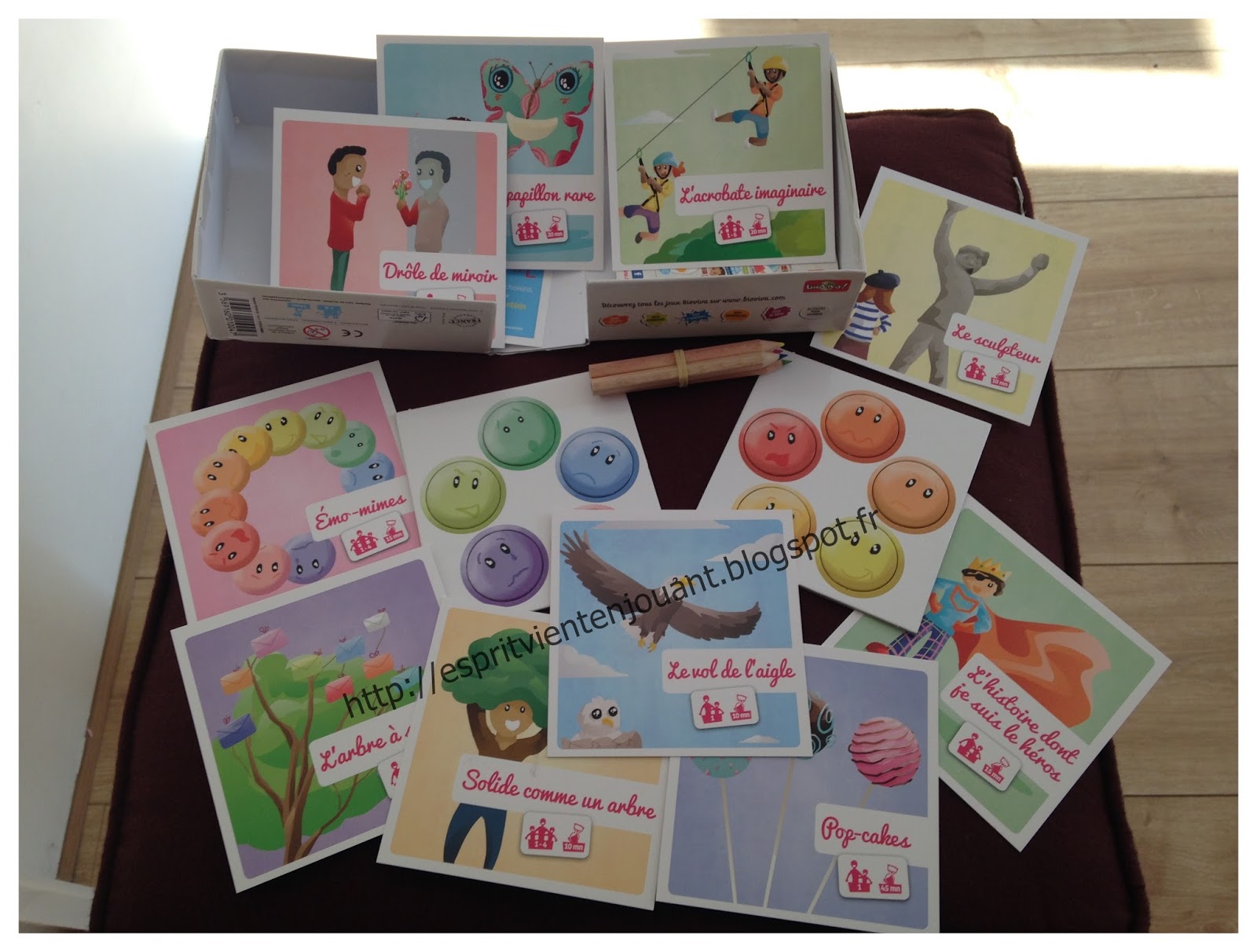 L'esprit vient en jouant: [Jeu] J'aide mon enfant à .... Avoir ...