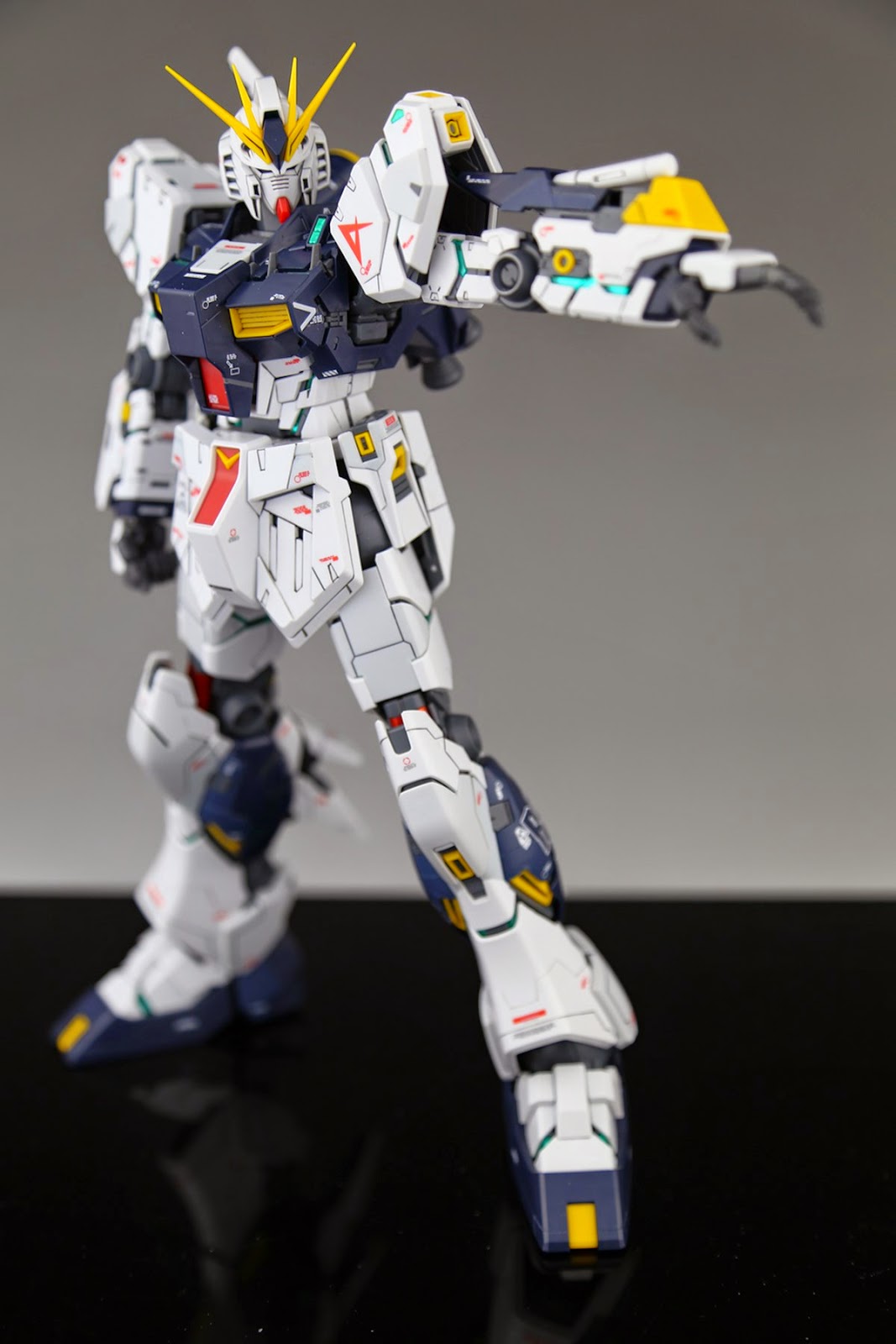 Gundam Family: MG RX-93 ν GUNDAM Painted Build