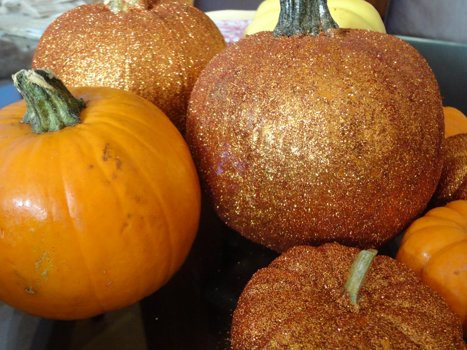 DIY: Sparkle Pumpkins - The Stripe