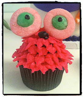MegMade Cakes: Leta's Monster Cake (and spooky Monster cupcake friends)