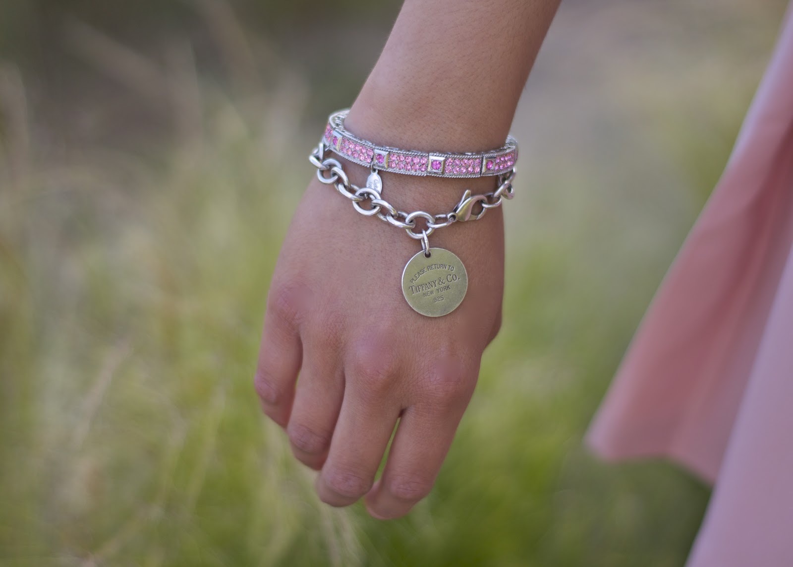 Pretty in Pink and ModDeals Giveaway! - Lil bits of Chic