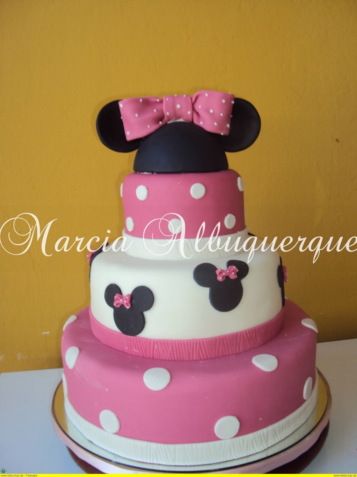 Marcia Albuquerque kids: BOLO MINIE ROSA