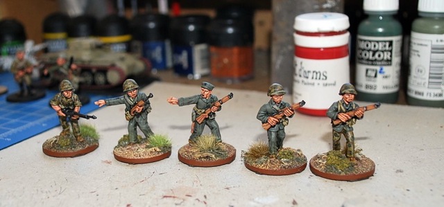 Analogue Hobbies: From JuanM: 28mm WWII SU-76 & U.S. Marines (40 points)