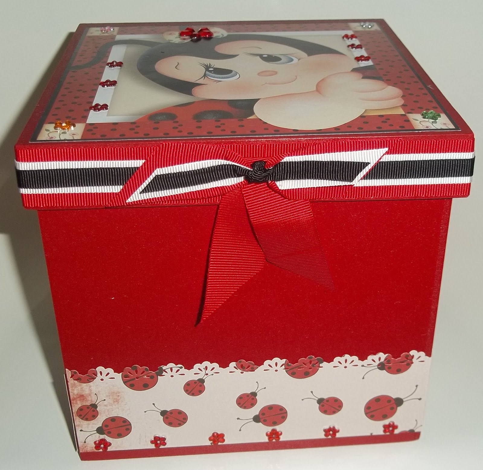 DESCOBRINDO O CAMINHO DA ARTE!: DECOUPAGEM...SCRAP E MDF