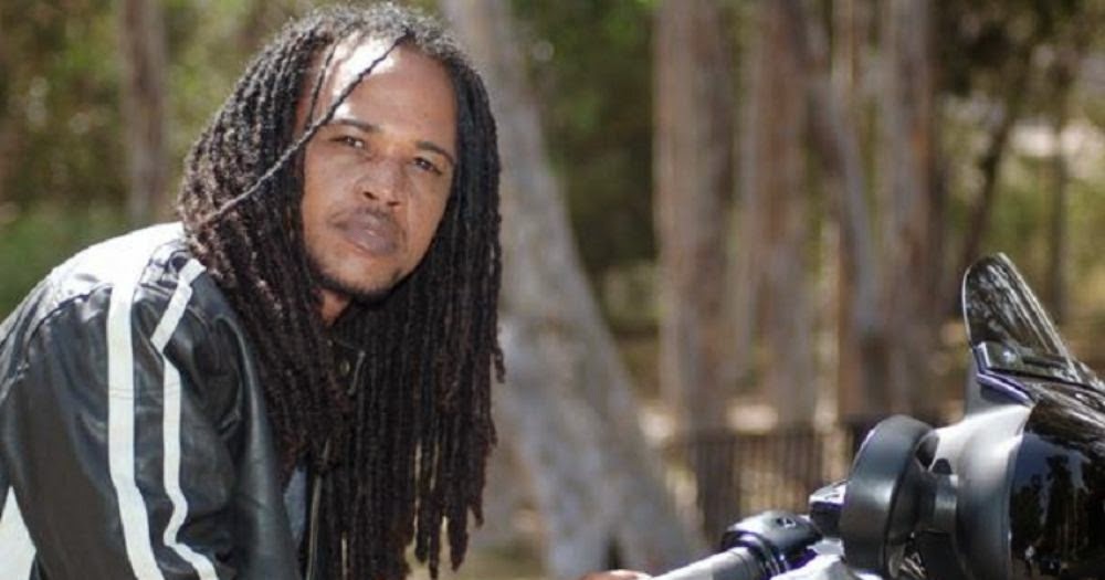 Reggaediscography: ANDREW BEES - DISCOGRAPHY: (Reggae Singer)