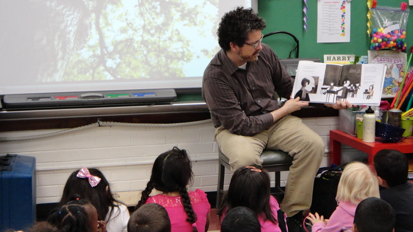 Emerson Art Talks: Yarn Storming