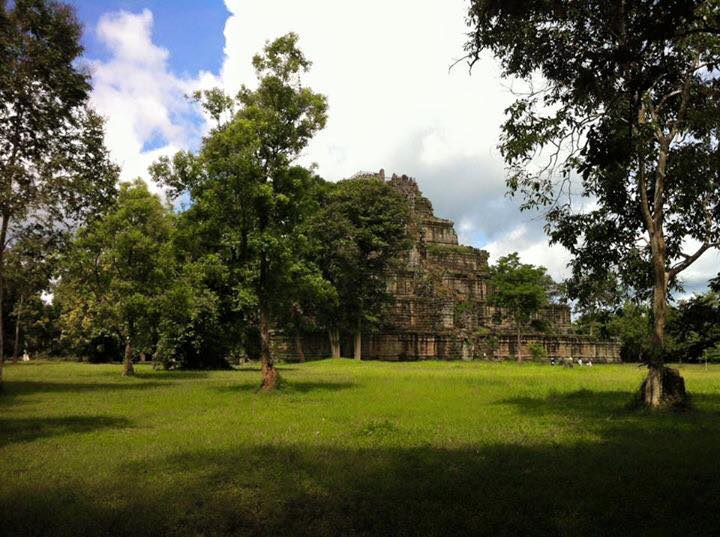 KHMER TRADITIONAL: KOS KER TEMLE OF CAMBODIA