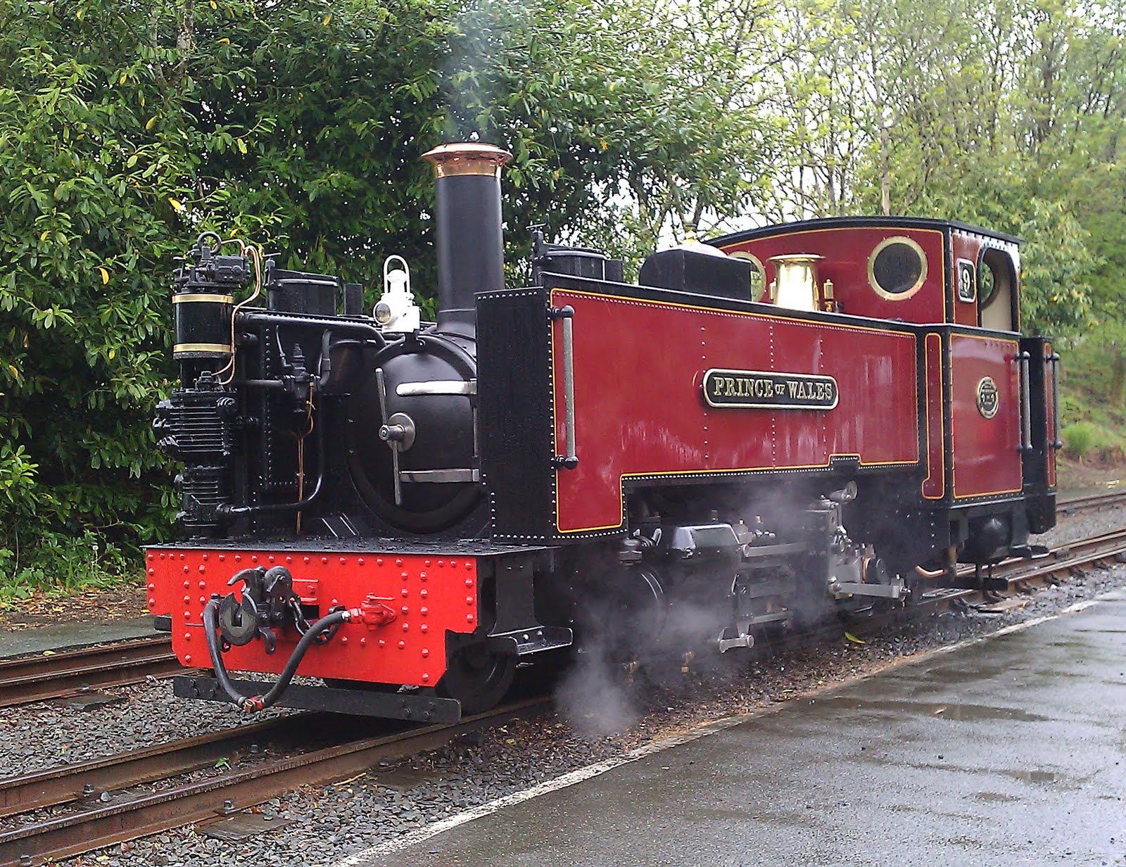 Yuletide to High Tide: More little trains...