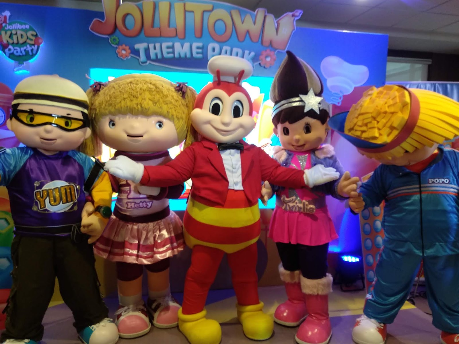 Jollitown Wallpaper